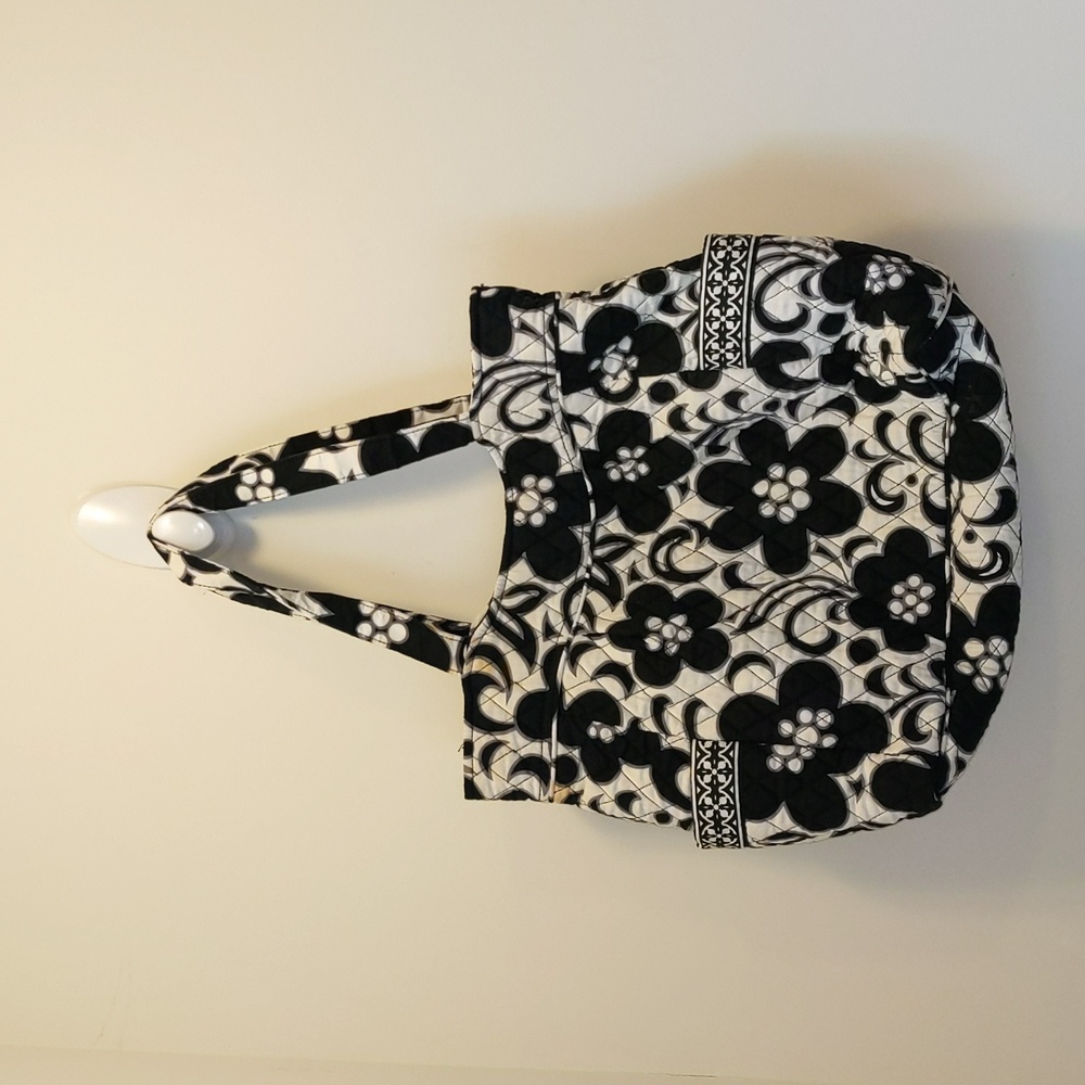 Vera Bradley Black And White Floral Pattern Zip Top S… - Gem